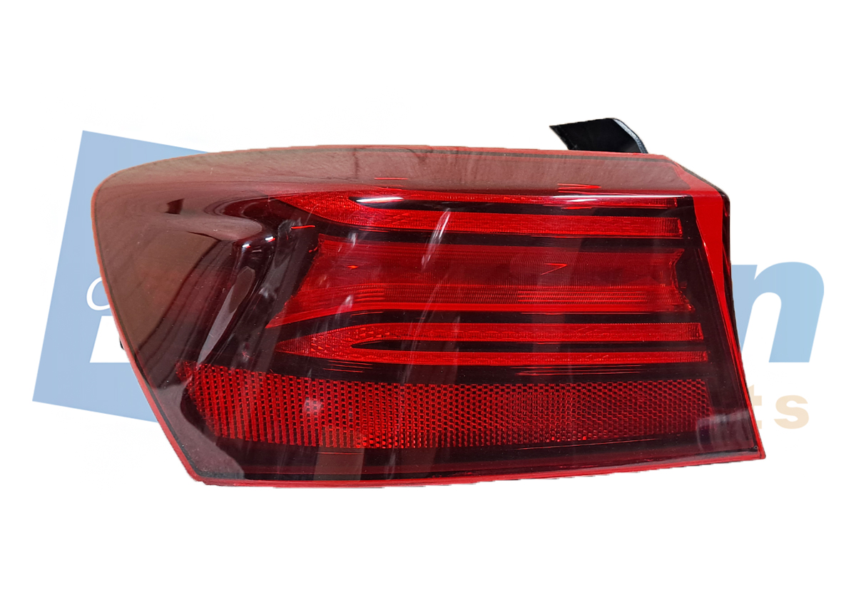 TAIL LAMP OUTER (WITH SOCKET) (LED) LH