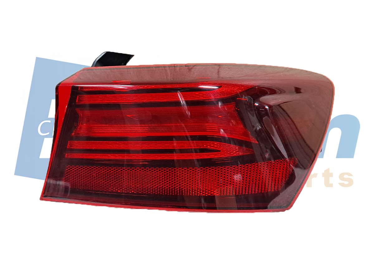 TAIL LAMP OUTER (WITH SOCKET) (LED) RH